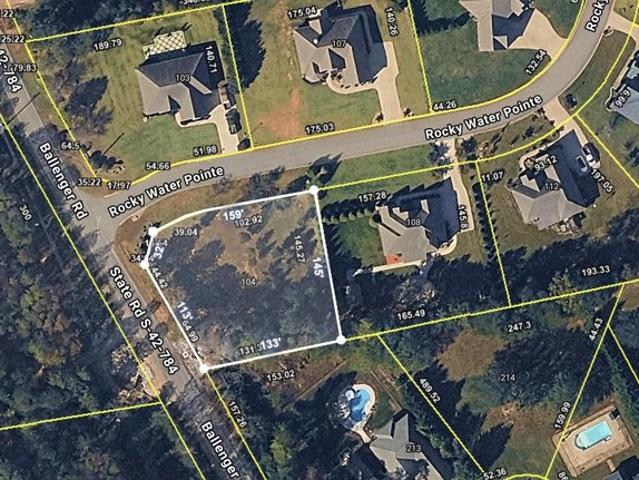 104 Rocky Water Pt, Wellford, SC 29385