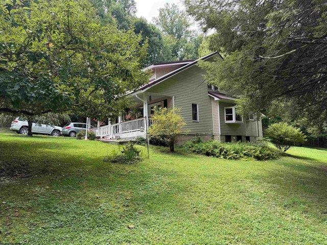 104 Rohrbough St, Belington, WV 26250