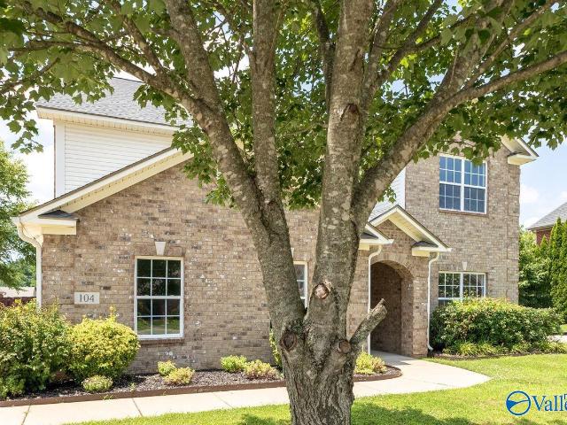 104 Raymon Circle