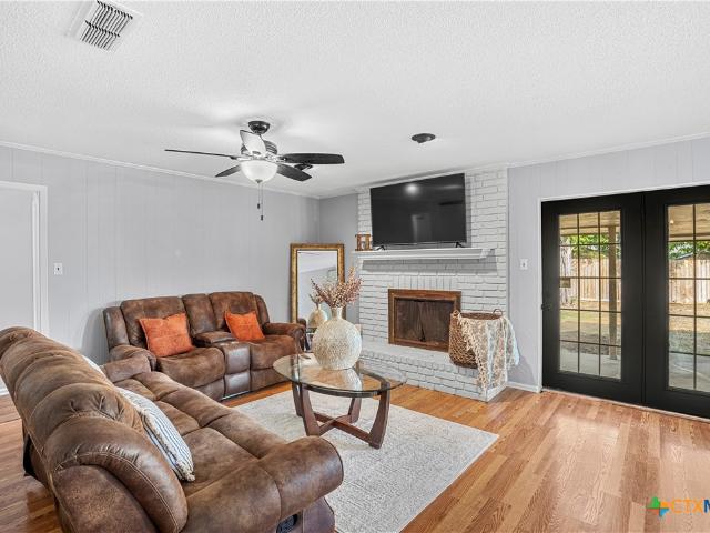 104 Red Oak Circle