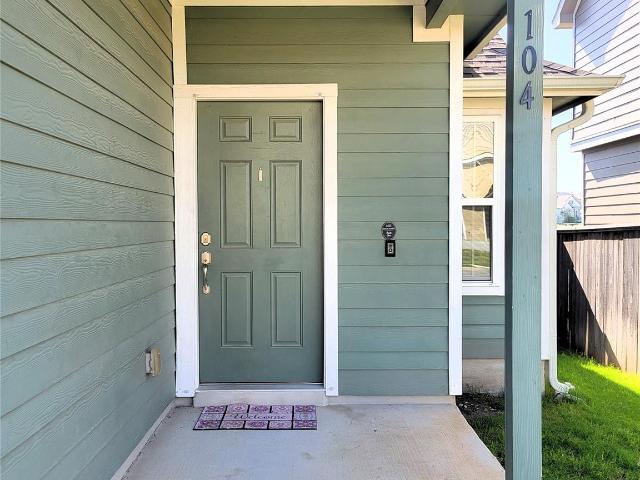 104 Red Buckeye Loop