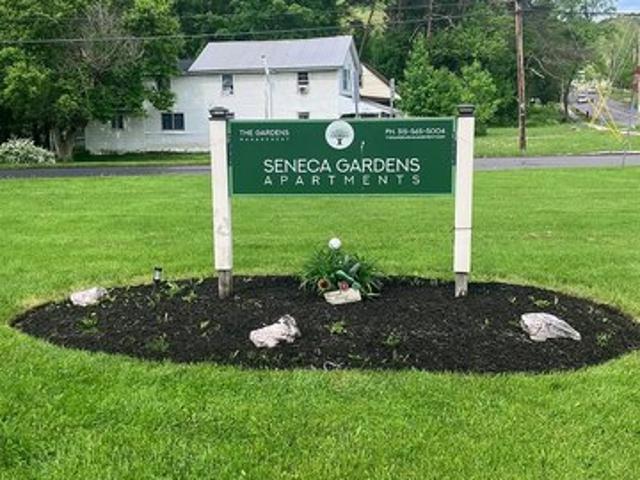 104 Riverdale Dr, Syracuse, NY 13207