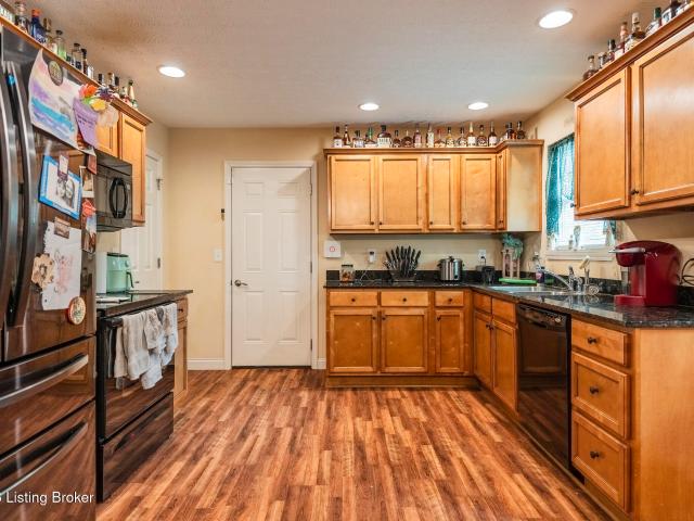 104 Ruby Ct