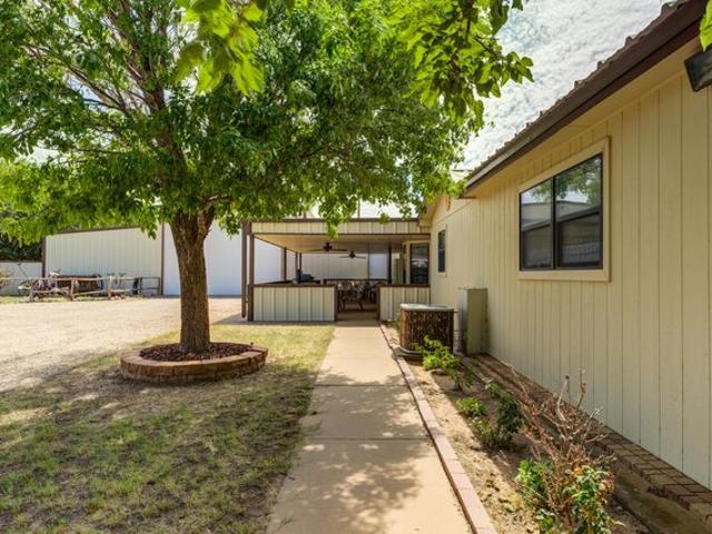 104 W 1st St, Anton, TX 79313