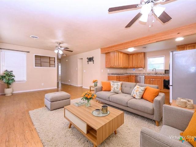 104 W Beeline Lane
