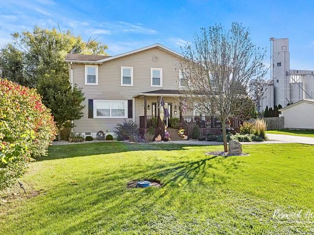 104 W Cottage Street