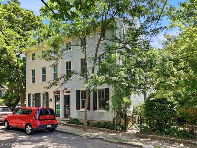 104 W Gravers Ln, Philadelphia, PA 19118