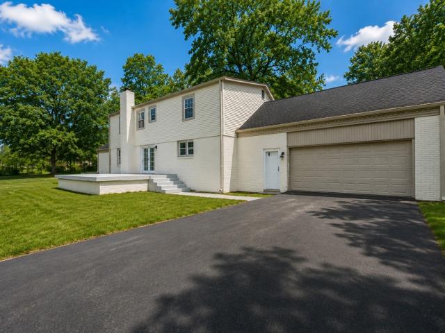 104 W Longview Dr