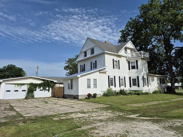 104 W Sixth St, Queen City, MO 63561