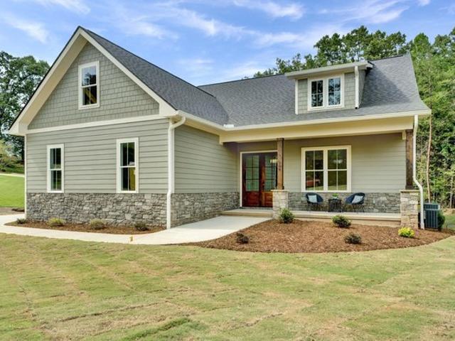 104 W Sunset Ct, Seneca, SC 29672