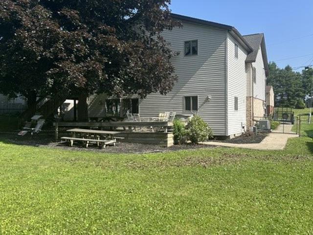 104 Woodbury Dr