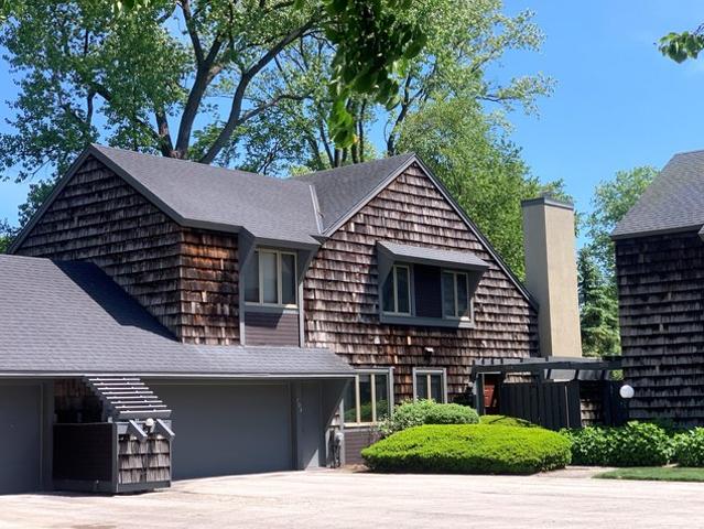 104 Woodfield Ct, Wind Point, WI 53402