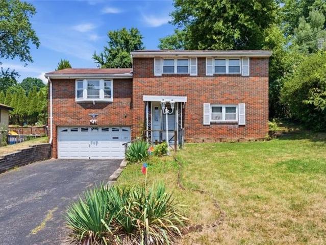 104 Woody Crest Dr, Pittsburgh, PA 15234