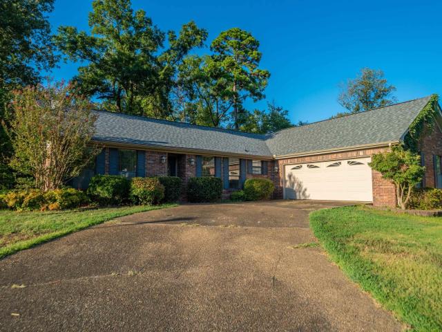 104 Waters Edge Cove