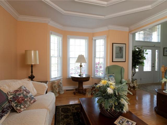 104 Walden Pond Ln