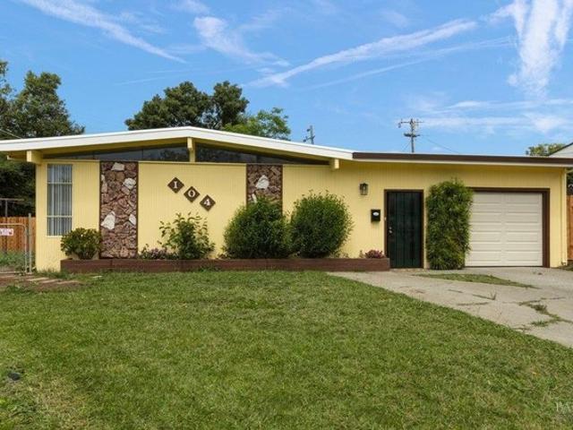 104 Wedgewood Ct, Vallejo, CA 94591