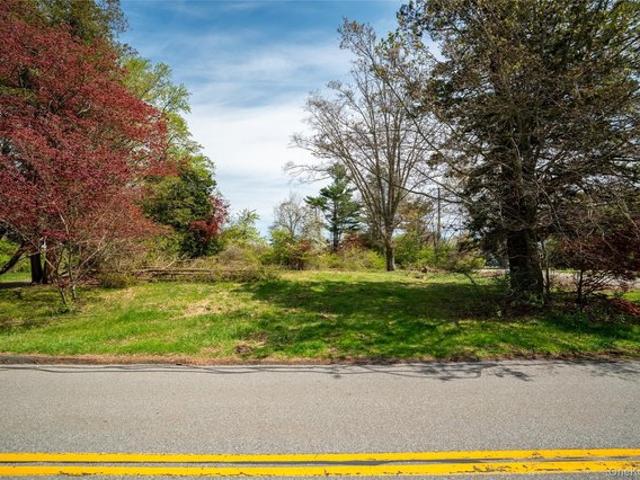 104 Westlake Dr, Valhalla, NY 10595