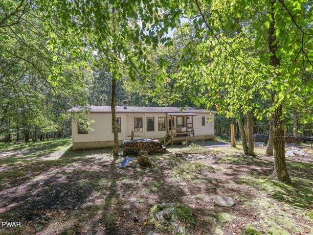 104 White Oak Dr, Shohola, PA 18458