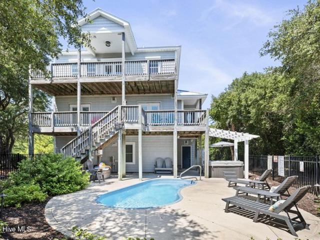 104 Wiley Ct, Emerald Isle, NC 28594