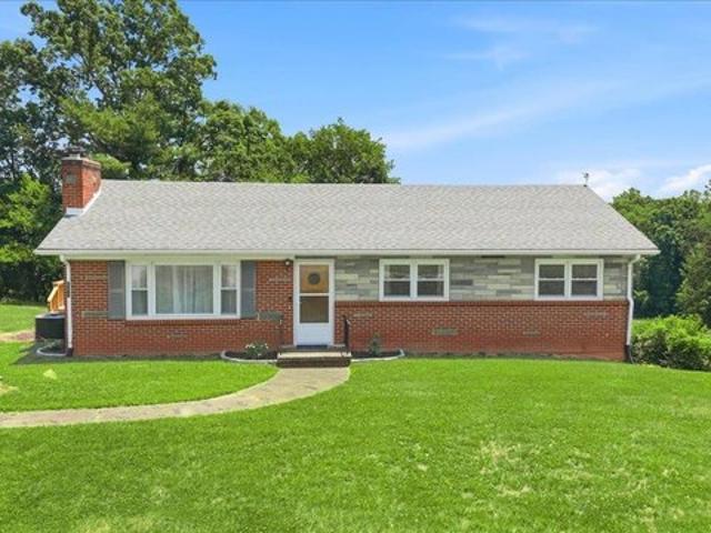 104 Windsong Dr, Lynch Station, VA 24571