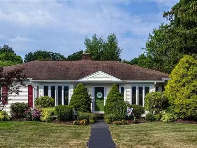 104 WYNTHROP RD, SYRACUSE, NY 13209 Single Family Residence Fo.