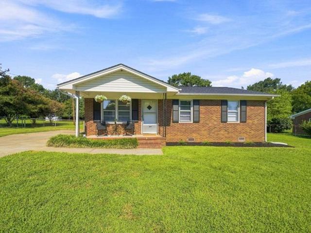 104 Tower Dr, Moore, SC 29369