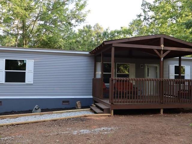 104 Trout St S, Greenwood, SC 29649