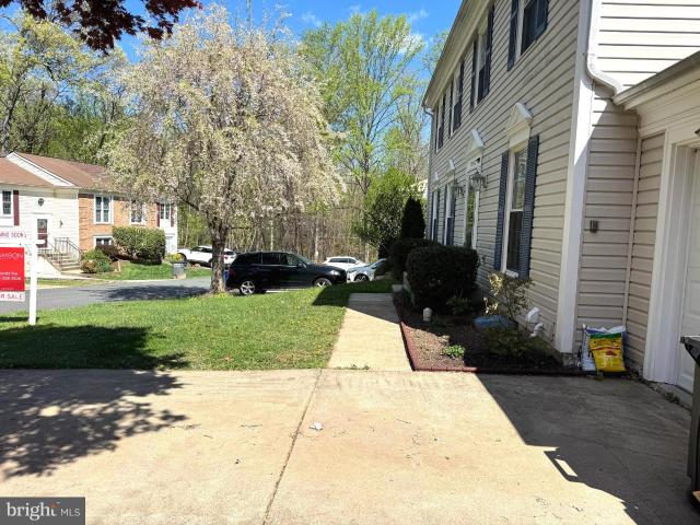 10542 Reed's Landing Cir, Burke, VA 22015 | MLS #VAFX2302 | Compass