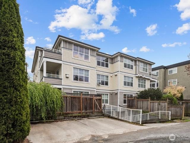 10549 Stone Ave N, Unit 303, Seattle, WA 98133 | MLS #2504