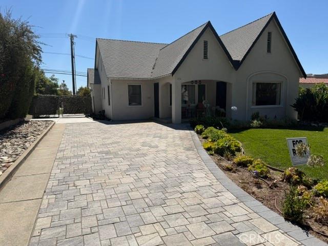 1054 N Euclid