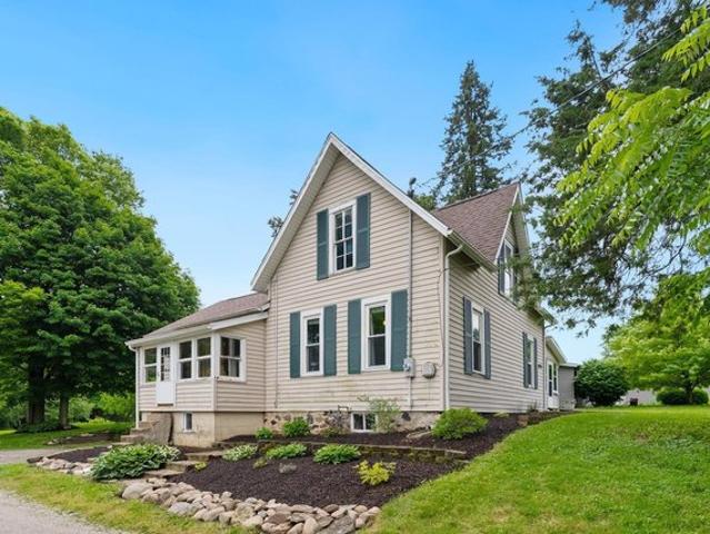 1054 N Seminary St, Roanoke, IN 46783