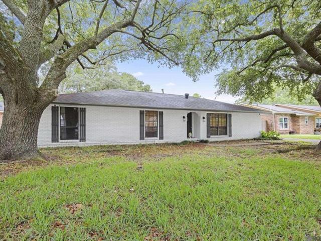 1054 Barkley Dr, Baton Rouge, LA 70810