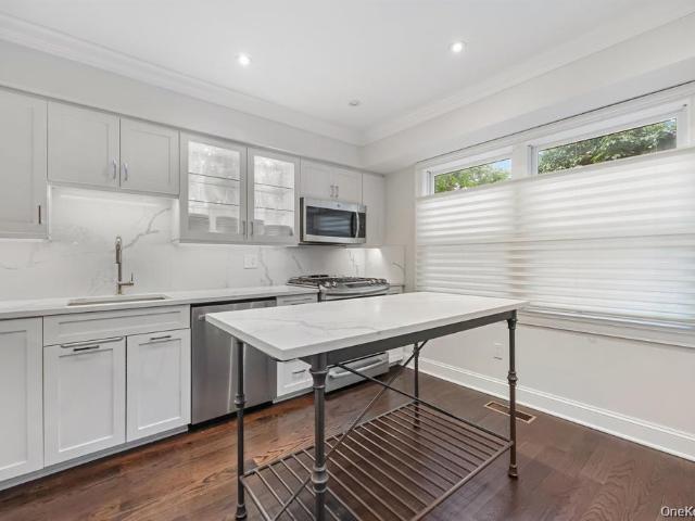 1054 Boston Post Road