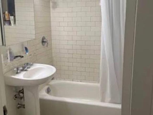 #1054 Giant Bedrooms in Elevator Building East