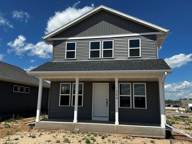 1054 Happy Ln, Sheboygan Falls, WI 53085
