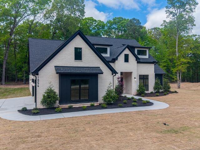 1054 Sungate Drive