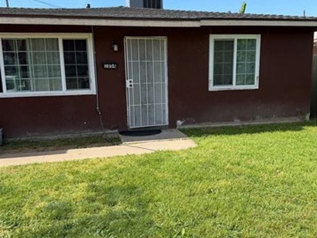 1054 W 24th St, Merced, CA 95340