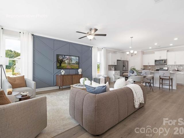 1054 Whistling Place
