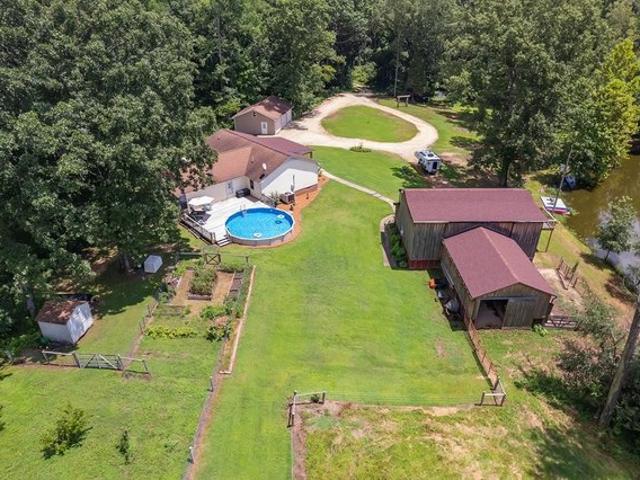 1054 Woodard Rd, Gleason, TN 38229