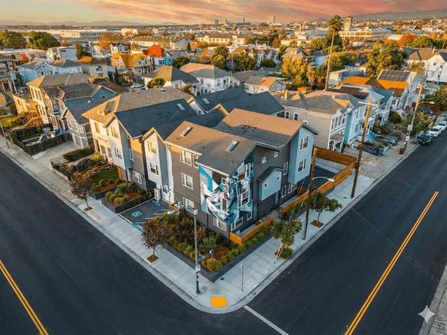 1054 105 th St, Oakland, CA 94607