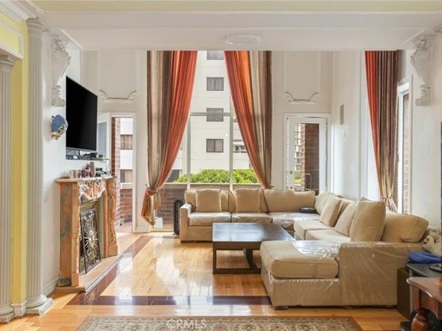 10550 Wilshire Blvd Apt 302, Los Angeles, CA 90024