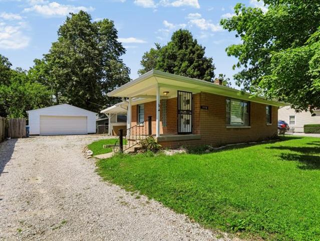 10550 McPherson St, Carmel, IN 46280