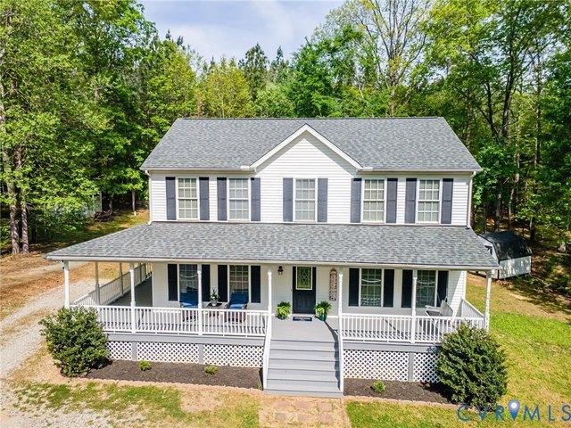 10550 Redfield Dr, Amelia Court House, VA 23002