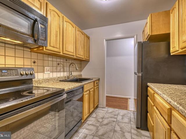 10551 Twin Rivers Rd, Unit B2, Columbia, MD 21044 | MLS #MDHW2066 | Compass
