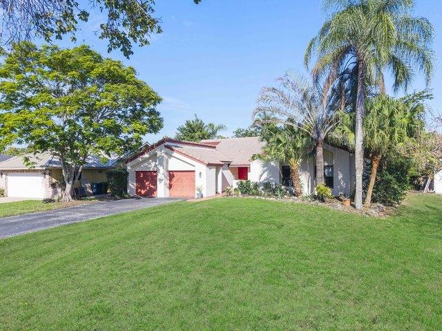 10551 NW 3rd Mnr, Coral Springs, FL 33071