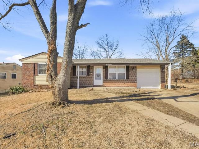 10557 Castle Dr, St. Louis, MO 63136 | MLS #26008 | Compass
