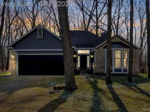 10557 Skeman Rd, Brighton Township, MI 48114