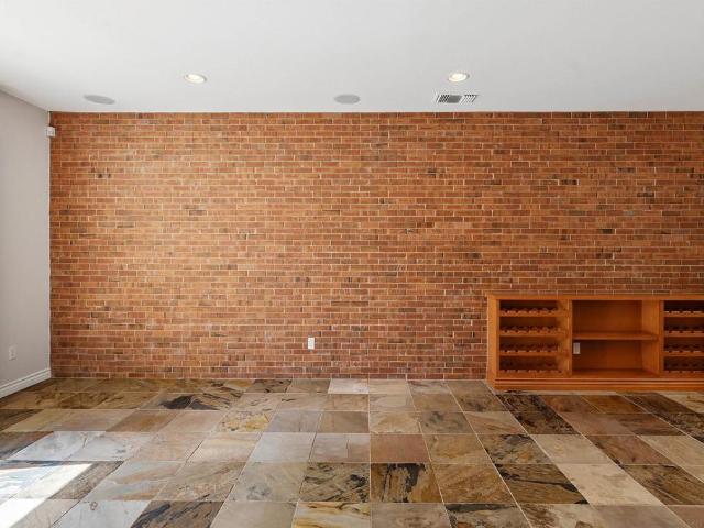 10556 Debreceni Way 9