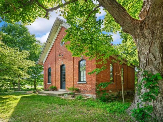 1055 Mount Tabor Rd, Buchanan, MI 49107