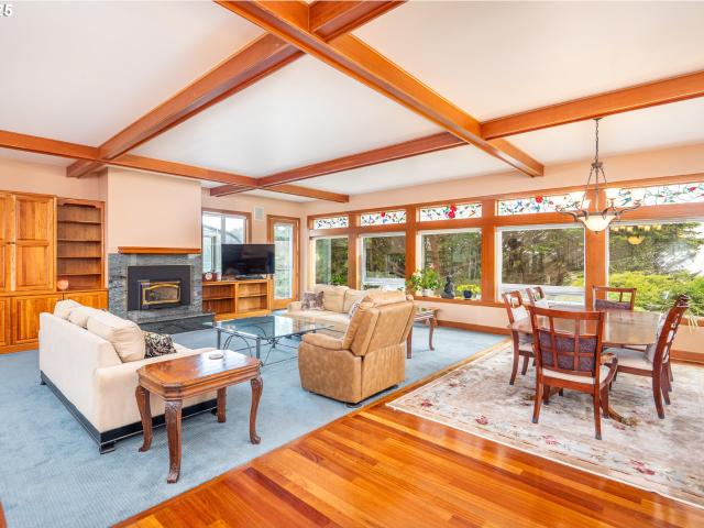 1055 nw estate dr